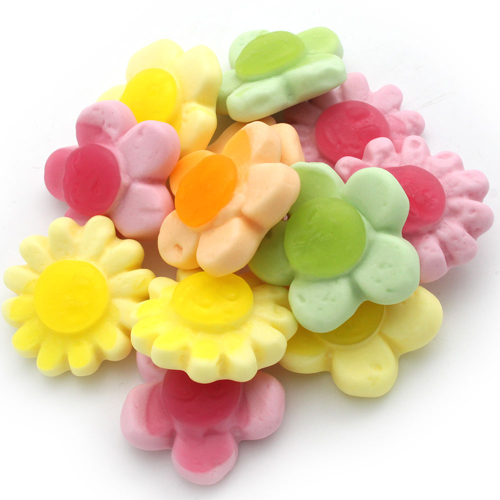 Happy Flowers: cute flower shaped sweets, perfect for cake decorating!